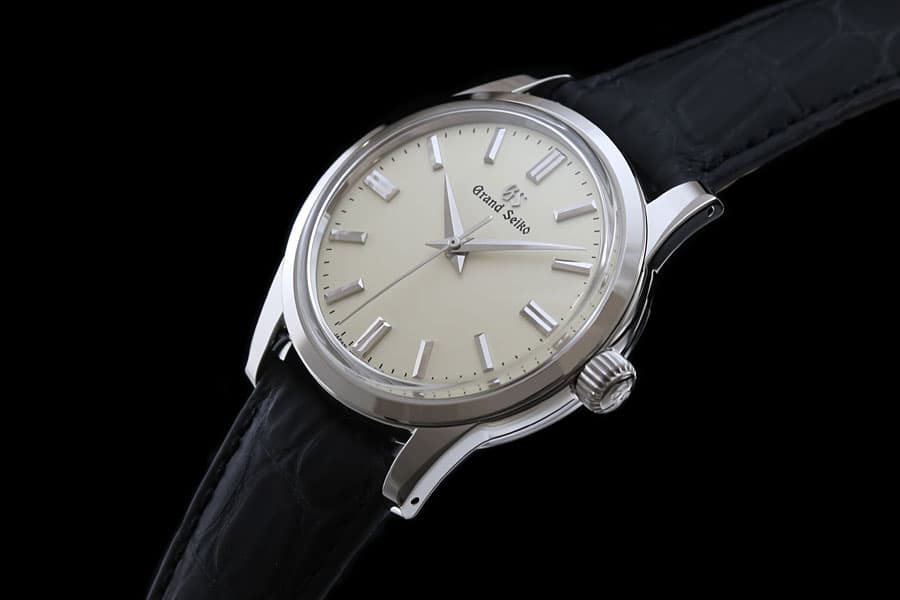 グランドセイコーSBGW231はお任せ下さい